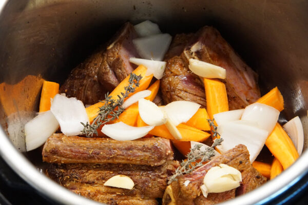 Beef Short Ribs in the Instant Pot (or Pressure Cooker) - A Food Lover ...